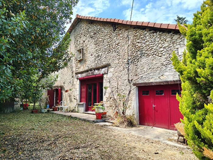 Maison 6 pièces à Léguillac-de-Cercles, à vendre