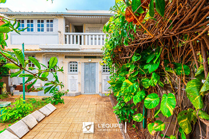 Maison à vendre - Saint-Denis, Le Moufia, Sainte-Clotilde - 7 pièces - 5 chambres