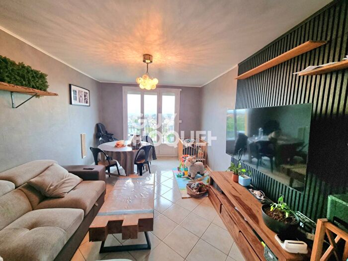 Appartement à louer - Bâtes-Sainte Ève, Dreux - 3 pièces - 2 chambres