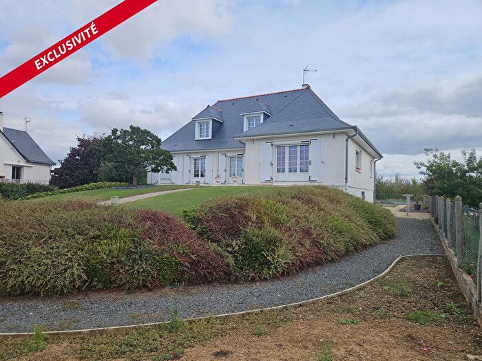 Maison à vendre - Montreuil-Bellay - 8 pièces - 4 chambres