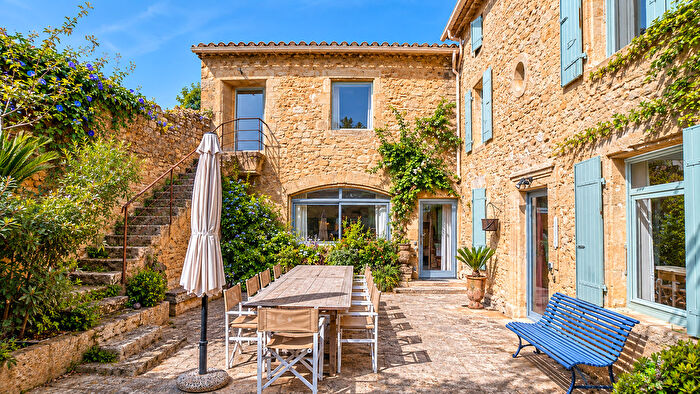 Maison 10 pièces à Vers-Pont-du-Gard, à vendre