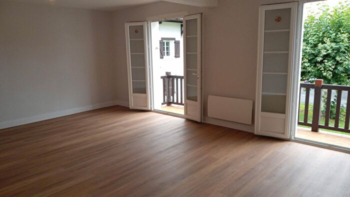 Appartement à louer - Espelette - 4 pièces - 2 chambres