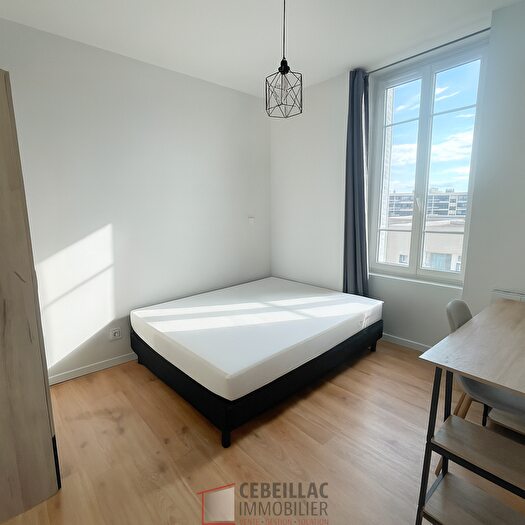 Appartement à louer - Clermont-Ferrand, Delille, Cathédrale, La Gare - 1 pièce - 1 chambre