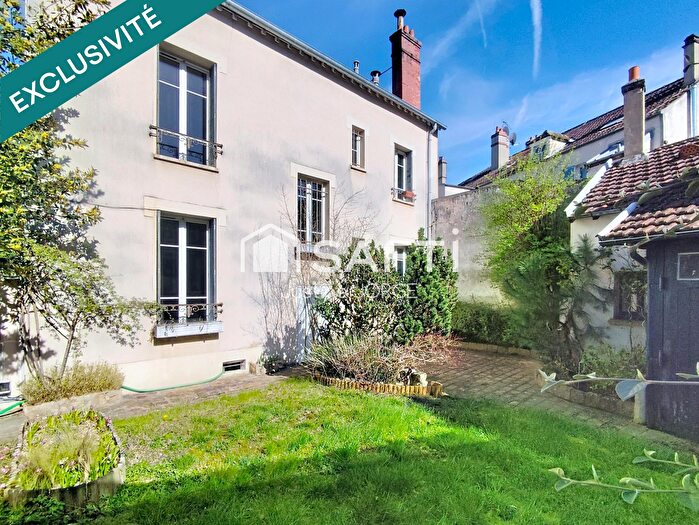 Maison à vendre - Melun, Centre-ville - 9 pièces - 7 chambres