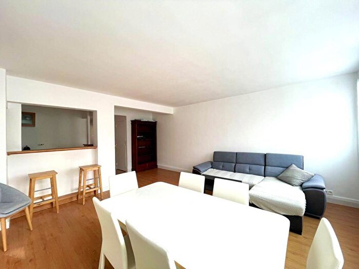 Appartement à louer - Violet Commerce, Paris ème arrondissement - 2 pièces - 1 chambre