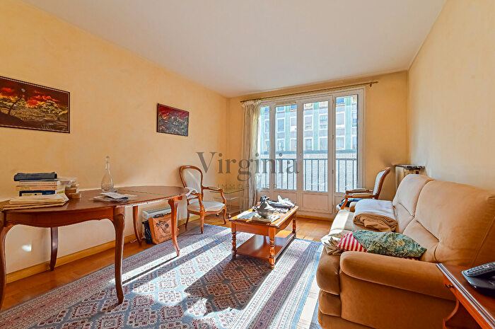 Appartement 2 pièces à Saint-Mandé, Tourelle, Begin, à vendre