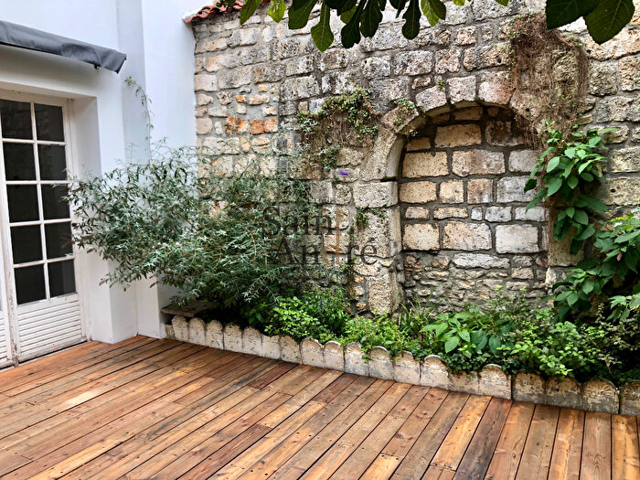 Appartement à louer - Angoulême, Le Vieil Angoulême - 4 pièces - 3 chambres