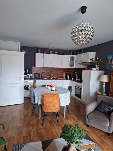 Appartement à louer - Nungesser-La Briquette-Faubourg de Cambrai, Valenciennes - 2 pièces - 1 chambre