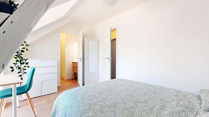 Maison à louer - Cesson-Sévigné, Centre-ville, La Hublais, Beausoleil - 1 pièce - 1 chambre