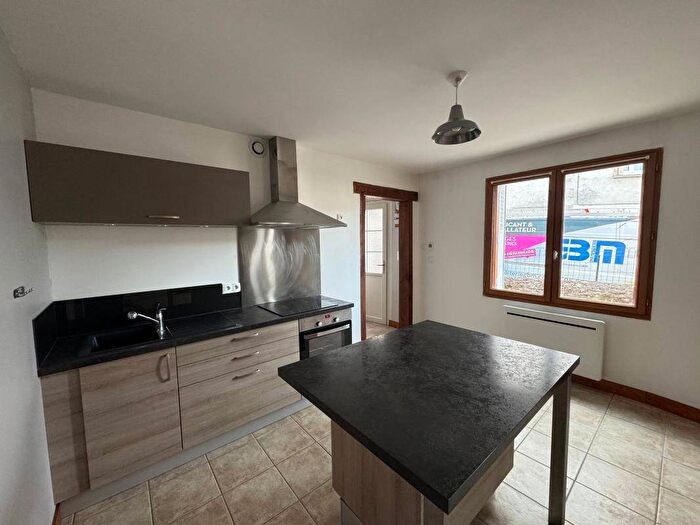 Maison à louer - Est, Saint-Léonard-de-Noblat - 4 pièces - 3 chambres