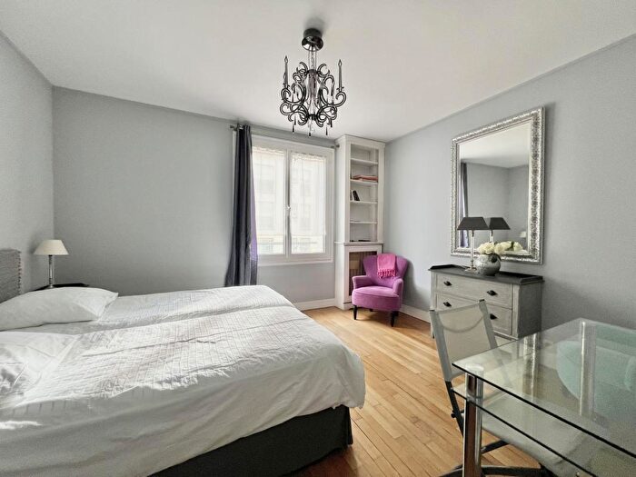 Paris 16ème, Porte de Saint-Cloud, Auteuil-Sud : Appartement 1 pièce à vendre