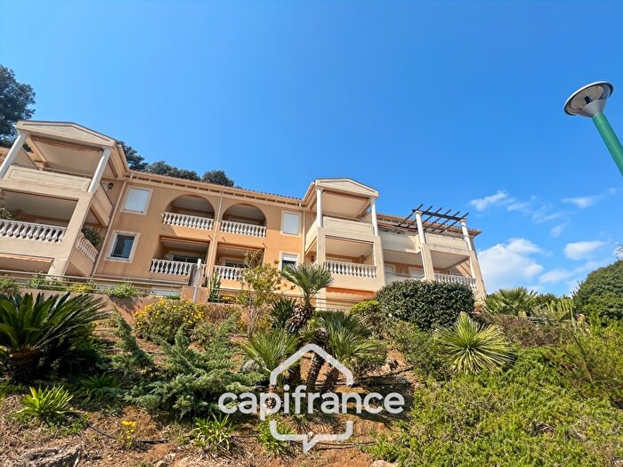 Appartement à vendre - Hyères, Costebelle, Almanarre - 4 pièces - 2 chambres