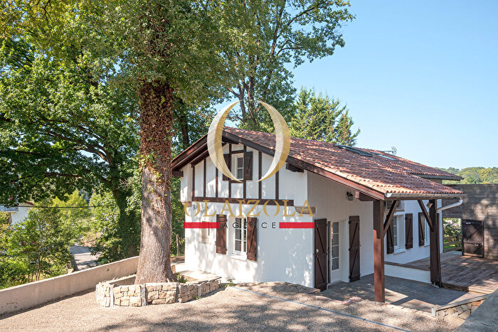 Maison à vendre - Saint-Pée-sur-Nivelle - 5 pièces - 4 chambres