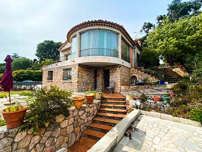 Maison à vendre - Mandelieu-la-Napoule, Les Termes - 5 pièces - 4 chambres