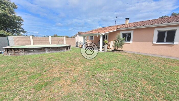 Maison à vendre - Saint-Pierre-du-Mont - 6 pièces - 4 chambres