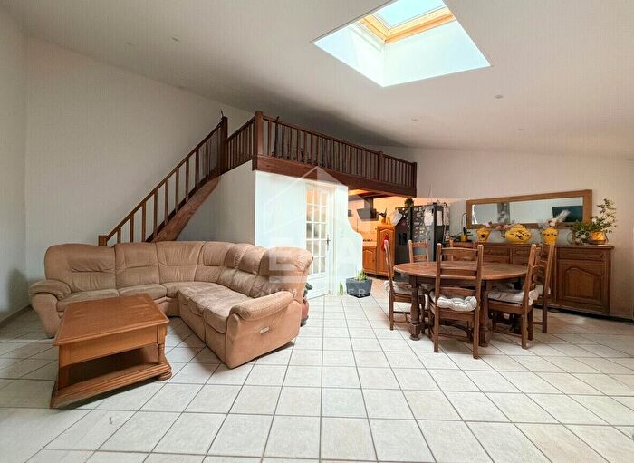 Maison à vendre - Pertuis, Centre-ville, Fours à Chaux, Claret - 3 pièces - 2 chambres