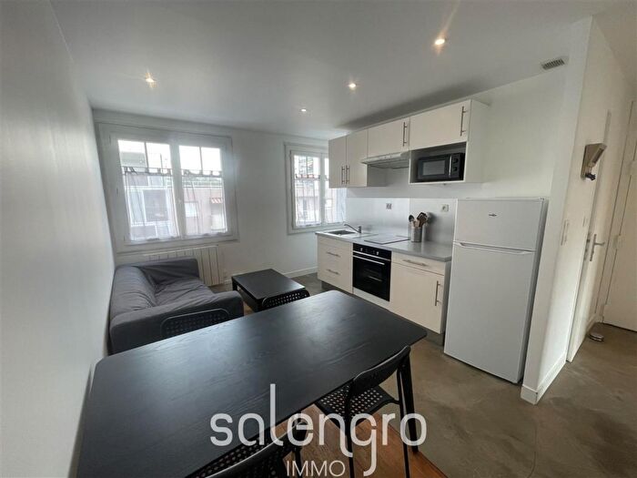 Villeurbanne, Charmettes : Appartement 4 pièces à louer