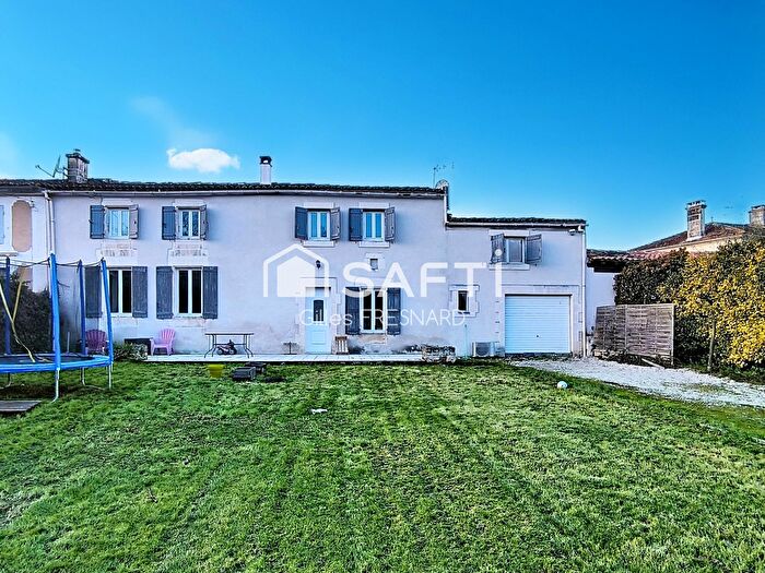 Maison à vendre - Échebrune - 6 pièces - 3 chambres