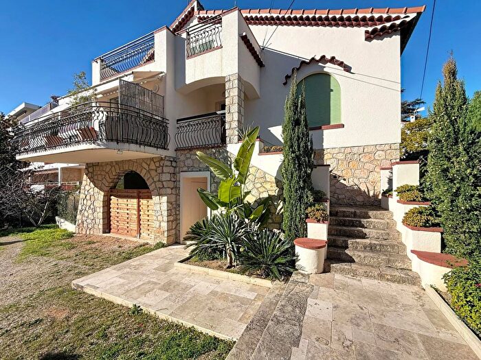 Appartement à vendre - Cannes, Petit Juas - 2 pièces - 1 chambre