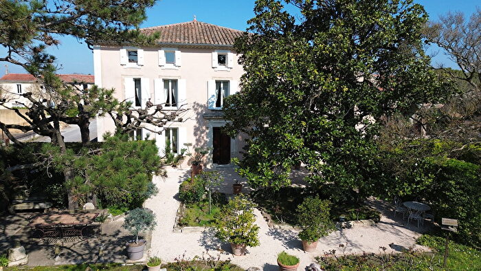 Maison à vendre - Althen-des-Paluds - 11 pièces - 6 chambres