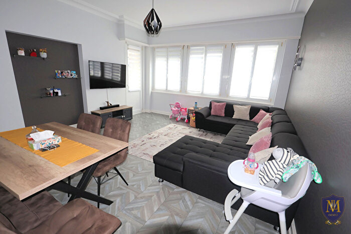 Appartement à vendre - Saint-Louis, Centre-ville - 6 pièces - 4 chambres