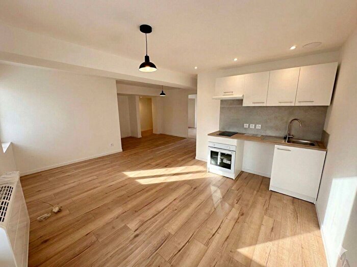 Appartement à louer - Zone Rurale, Figeac - 3 pièces - 2 chambres