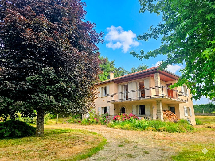 Maison 7 pièces à vendre à Saint-Germain-Laprade