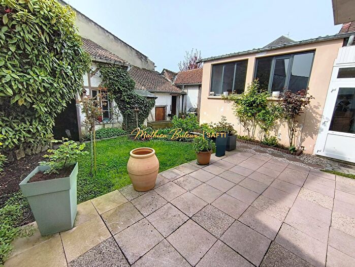 Maison à vendre - Crécy-en-Ponthieu - 9 pièces - 3 chambres