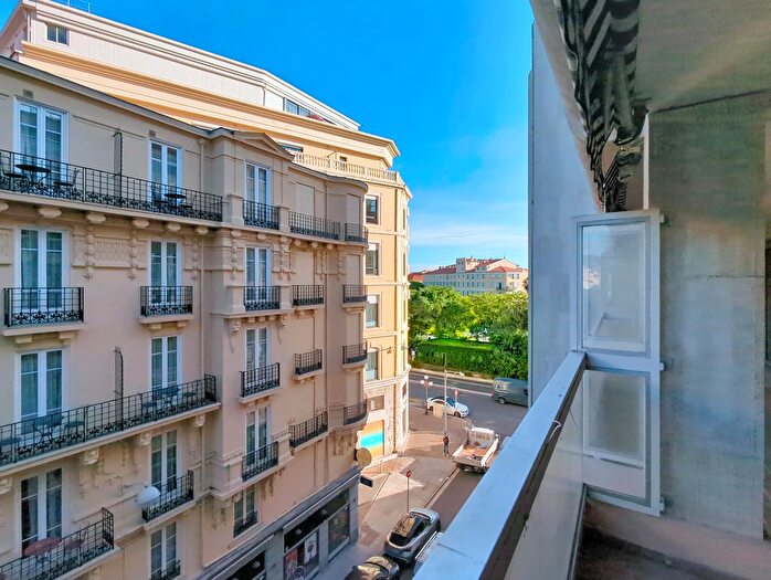Appartement 3 pièces à Nice, Centre-ville, à vendre