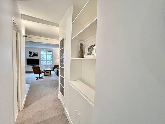 Appartement à louer - Enfants Rouges, Paris ème arrondissement - 2 pièces - 1 chambre