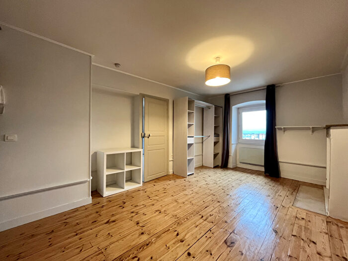 Appartement à louer - Clermont-Ferrand, Delille, Cathédrale, La Gare - 1 pièce - 1 chambre