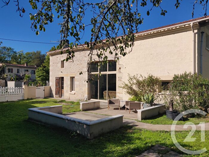 Maison à vendre - Montpon-Ménestérol - 7 pièces - 4 chambres