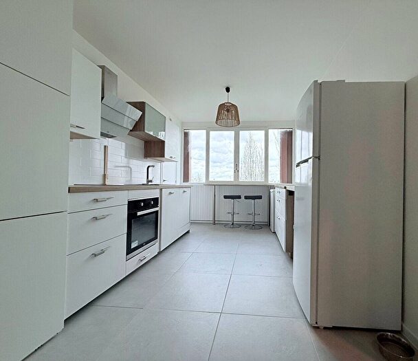 Appartement à louer - Parc Saint Cyr-Haut de Fontenay, Fontenay-le-Fleury - 4 pièces - 3 chambres