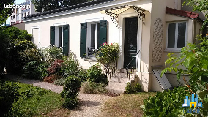 Maison 2 pièces à louer - Courbevoie, Marceau République
