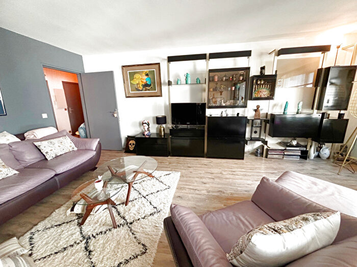 Appartement à vendre - Enghien-les-Bains - 4 pièces - 2 chambres