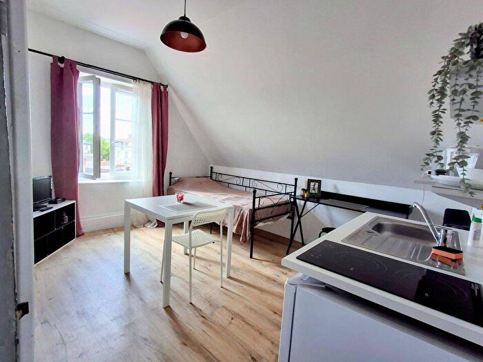 Appartement 1 pièce à Marche, Vichy, à louer