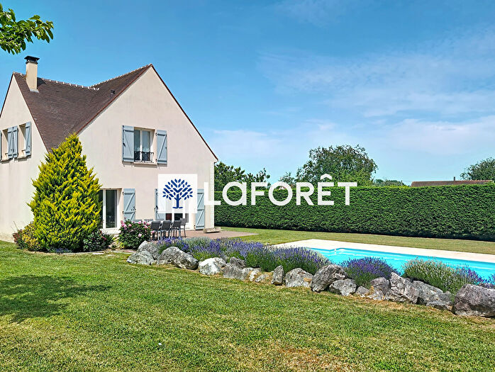 Maison 6 pièces à vendre à Bannost-Villegagnon