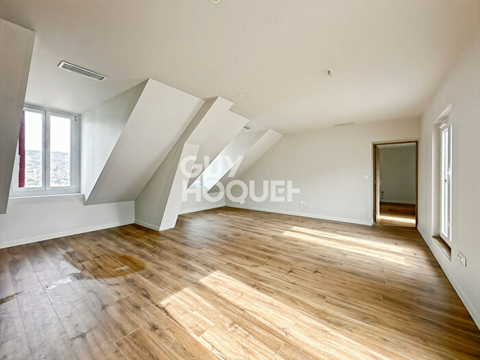 Appartement à vendre - Châtel-Guyon - 6 pièces - 3 chambres