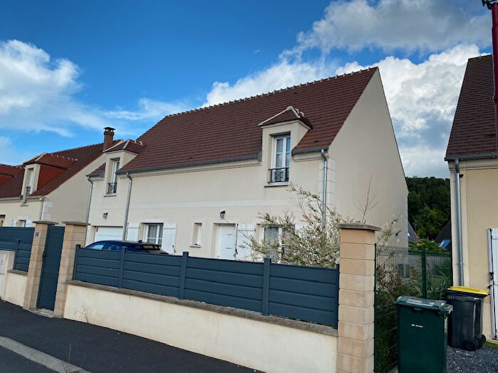 Maison 6 pièces à Fleurines, à louer