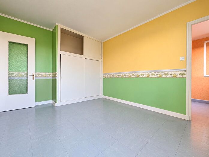 Rillieux-la-Pape, Perica, Village - Appartement 2 pièces à louer