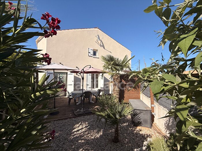 Maison 3 pièces à Saint-Saturnin-du-Bois, à vendre