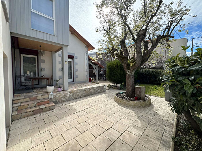 Maison à vendre - Clermont-Ferrand, Herbet, Brezet, Saint-Jean - 5 pièces - 4 chambres