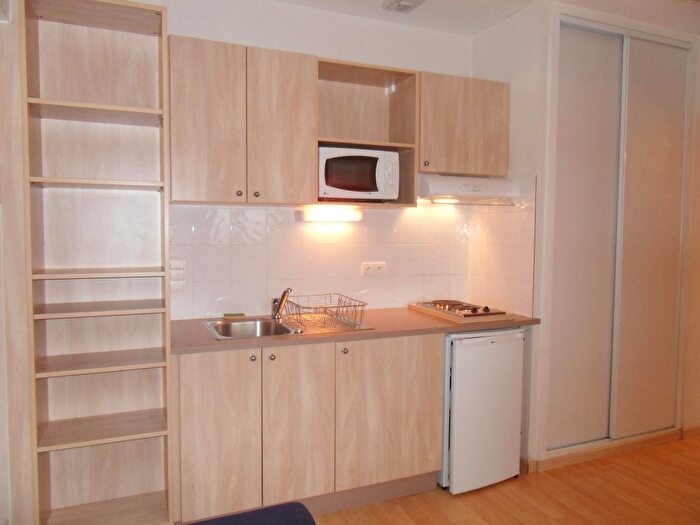 Appartement à louer - Aix-les-Bains, Centre-ville - 1 pièce - 1 chambre