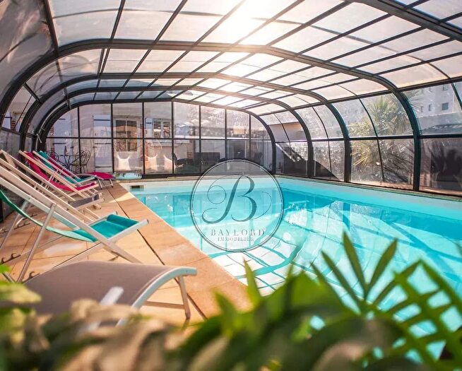 Saint-Gilles-Croix-de-Vie : Maison 8 pièces à vendre