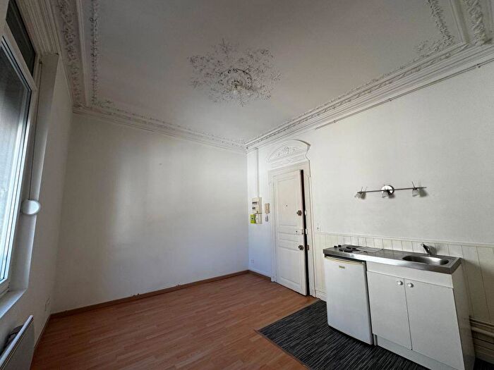 Appartement à louer - Cernay Jamin-Jean Jaurès-Epinettes, Reims - 2 pièces - 1 chambre