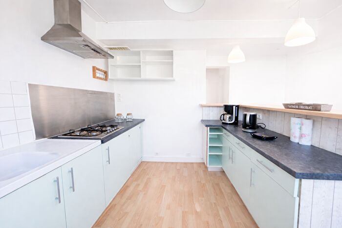 Appartement à vendre - Roanne, Centre-ville, Varenne - 3 pièces - 2 chambres