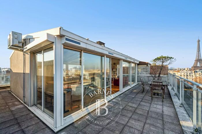 Appartement à louer - Paris e , Champ de Mars - 5 pièces - 2 chambres