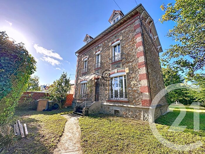 Maison à vendre - Gagny, Plateau, Franceville - 8 pièces - 6 chambres