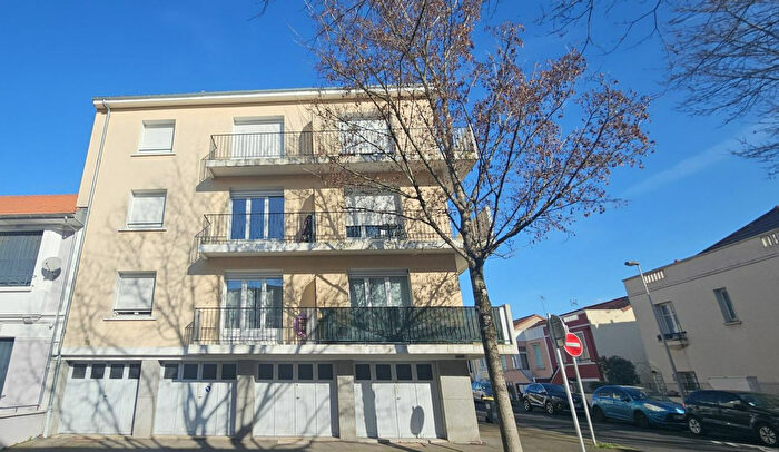 Appartement à vendre - Vichy, Les Graves - 3 pièces - 2 chambres