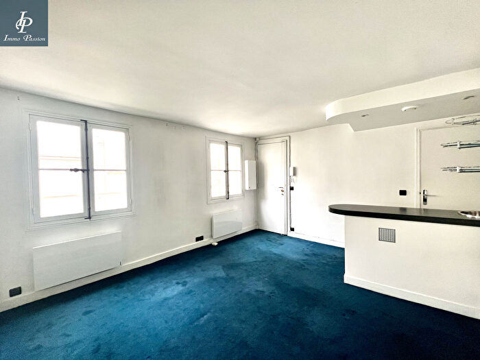 Appartement à vendre - Paris e , Les Iles - 1 pièce